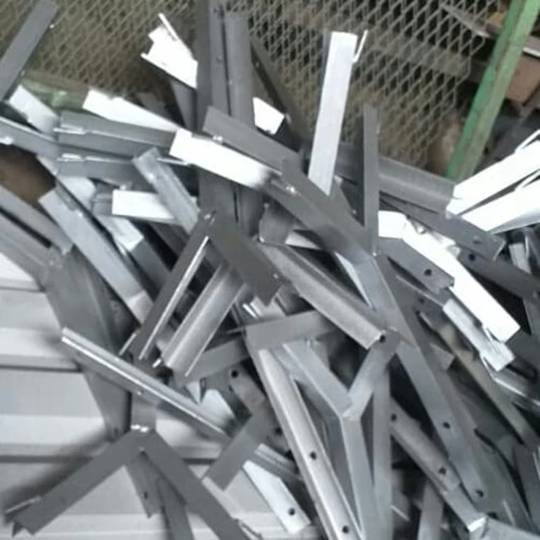 Besi Tiang Siku Ukuran 20 x 20 x 3 mm Panjang 6 Meter | Antara Jaya ...