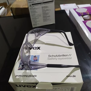 Kacamata Safety UVEX Eyewear Meteor 9134005 | Berkah Qualitindo Teknik